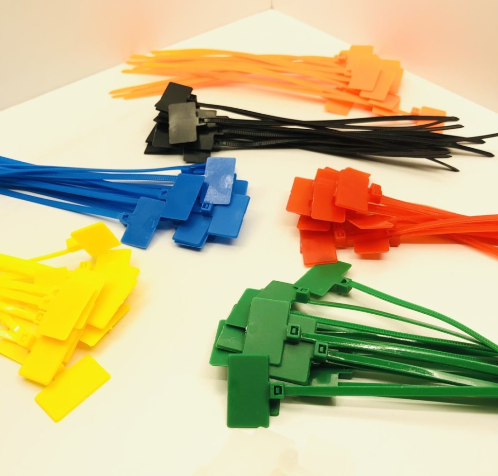 Colliers rilsans avec étiquettes de repérage et identification 100 ...