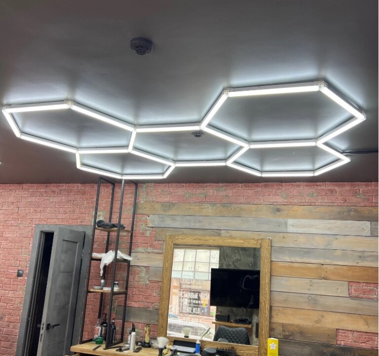 Lampe de plafond hexagone nid d'abeille garage 230V 2.4m x 4.8m Led ...