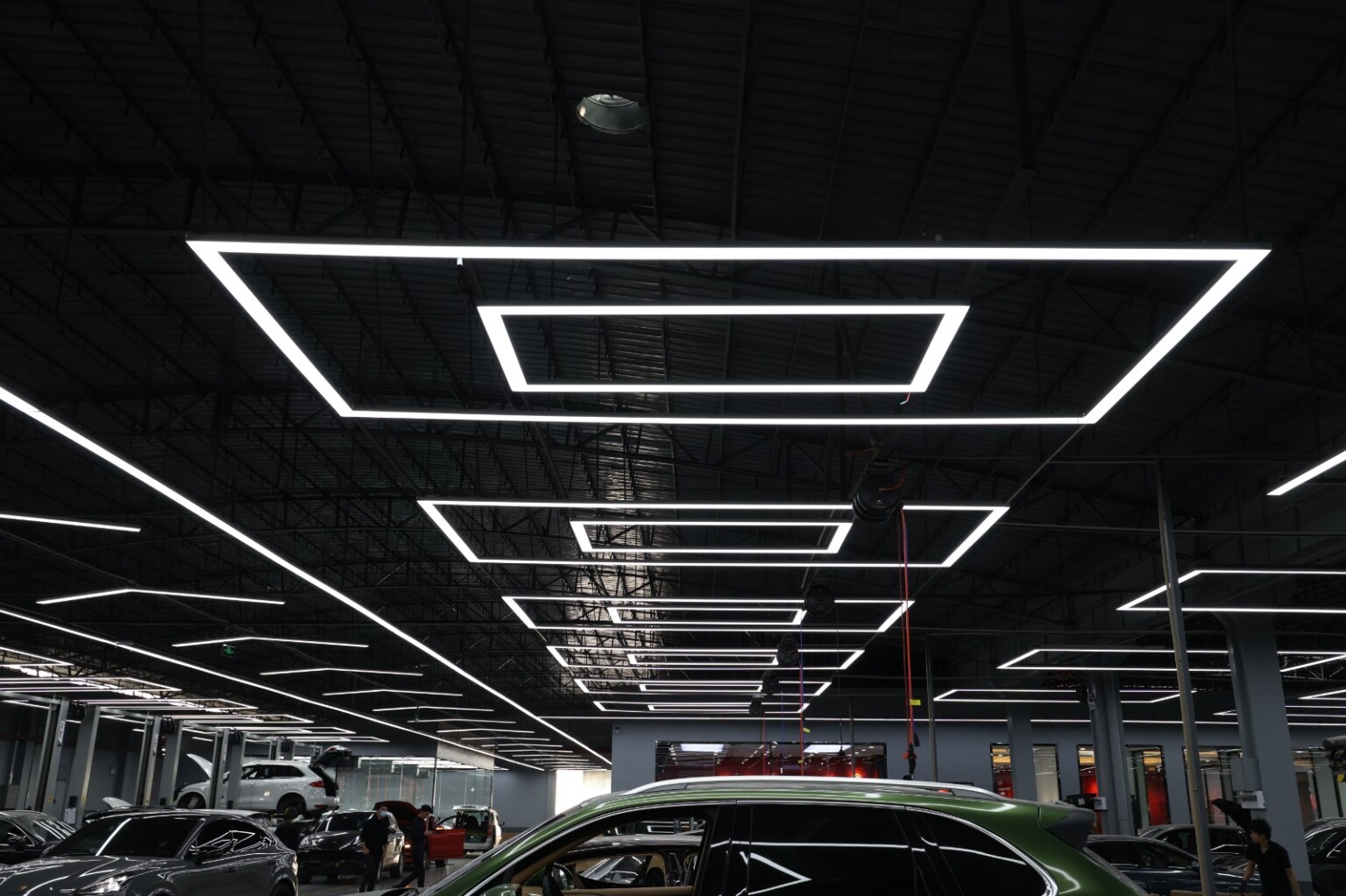 Lampe LED de plafond rectangle double 2.4M x 4.8M 690W 6500K detailing ...