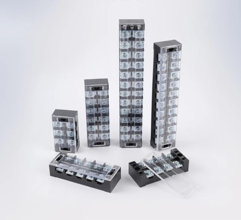 Terminal block 12 volts 4 to 10 terminals 50 amperes - Discount AutoSport