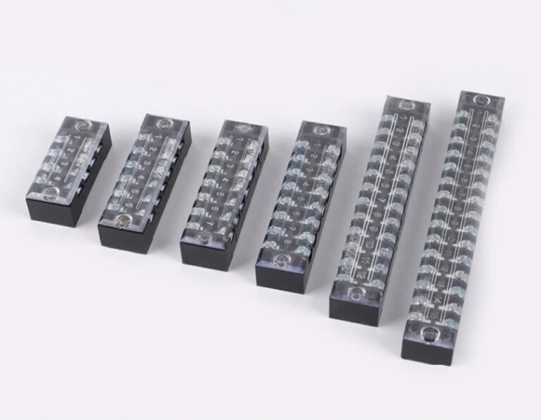 Terminal block 12 volts 4 to 10 terminals 50 amperes - Discount AutoSport