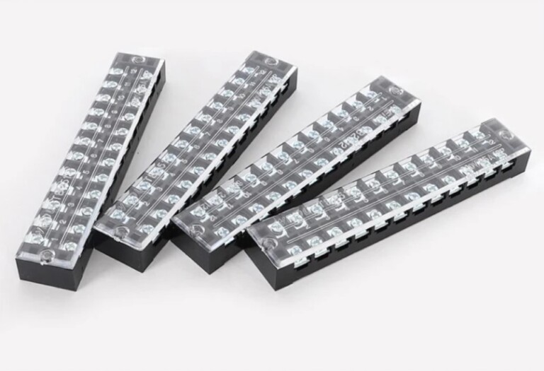 Terminal block 12 volts 4 to 10 terminals 50 amperes - Discount AutoSport