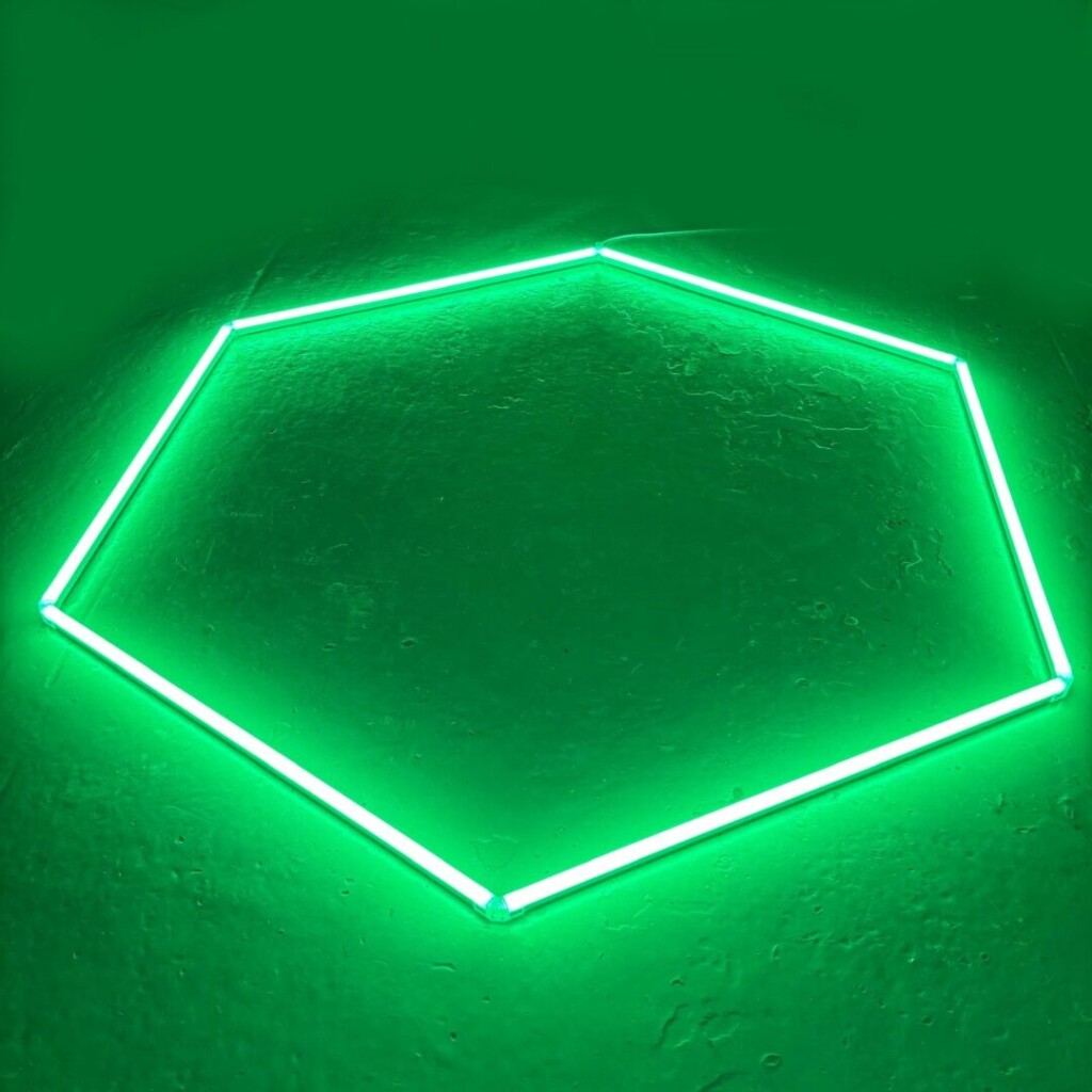 Lampe LED 1 hexagone géant plafond nid d'abeilles diamètre 2,3M 100W ...